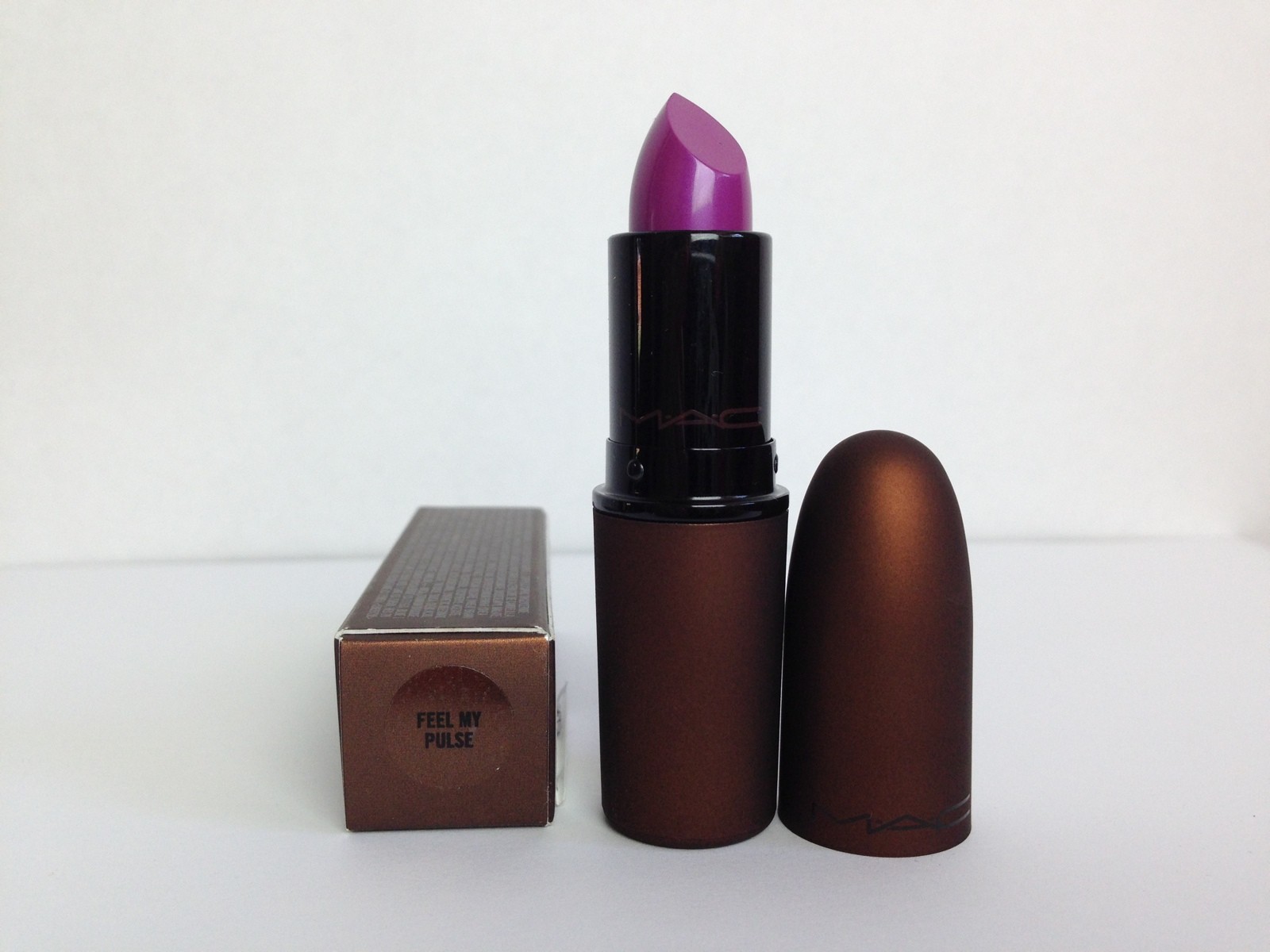 MAC Feel My Pulse - The Lab Bunny