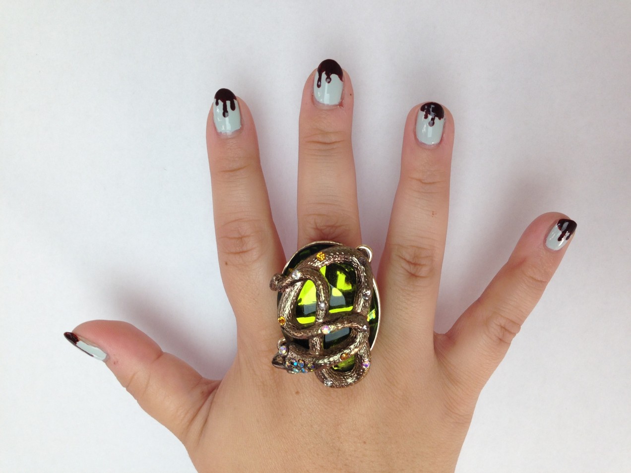 Floss Gloss Halloween Nails! - The Lab Bunny